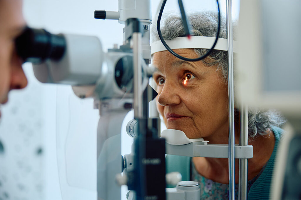 How Long Should You Wait Between Cataract Surgery on Each Eye? - KE ...